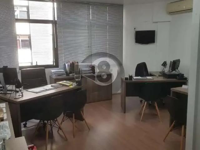 Conj. Comercial / Sala para Venda em Florianópolis/SC Centro