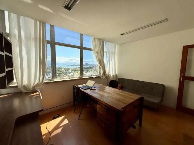 Conj. Comercial / Sala para Venda em Florianópolis/SC Centro