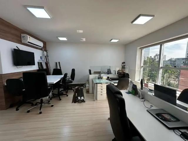 Conj. Comercial / Sala para Venda em Florianópolis/SC Estreito