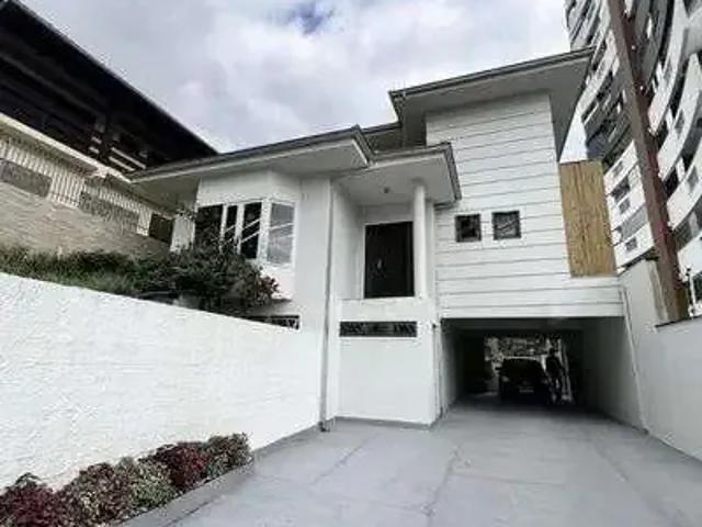 Conj. Comercial / Sala para Venda em Joinville/SC Anita Garibaldi 3 Quartos