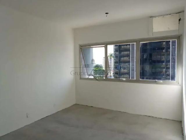 Conj. Comercial / Sala para Venda em São José dos Campos/SP Centro