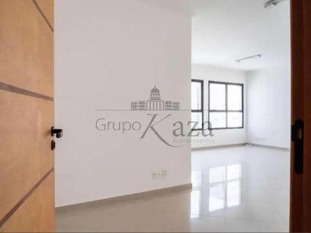 Conj. Comercial / Sala para Venda em São José dos Campos/SP Centro