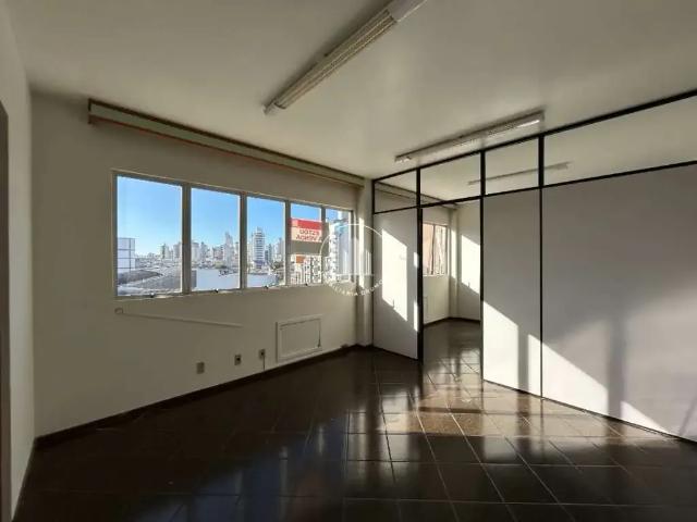 Conj. Comercial / Sala para Venda em São José/SC Kobrasol