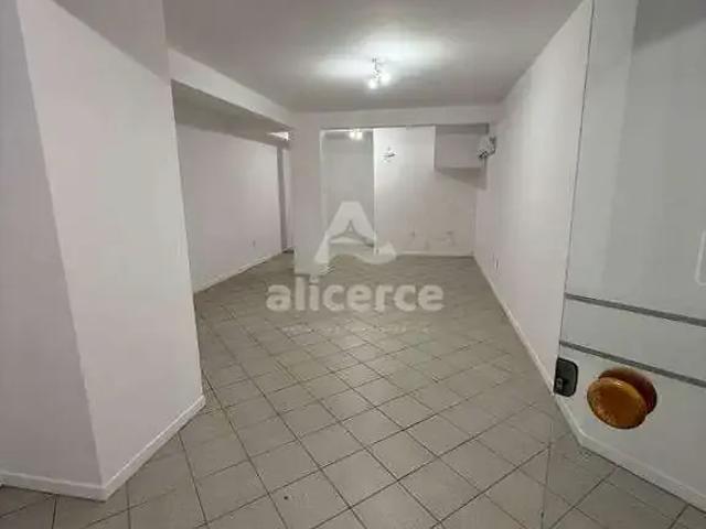Conj. Comercial / Sala para Venda em São José/SC Praia Comprida