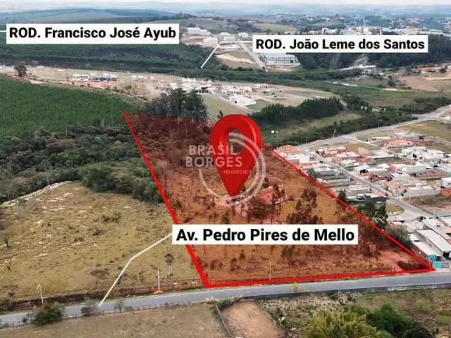 Conj. Comercial / Sala para Venda em Salto de Pirapora/SP Centro 3 Quartos