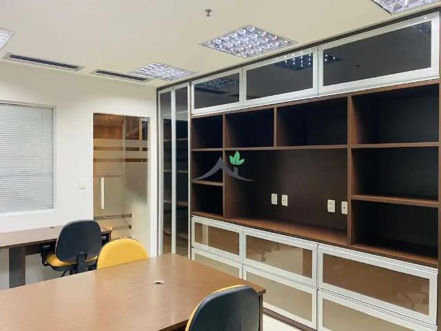 Conj. Comercial / Sala para Venda em Salvador/BA Paralela