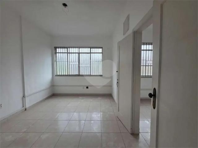 Conj. Comercial / Sala para Venda em Santos/SP Centro