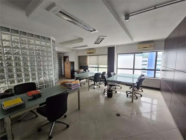 Conj. Comercial / Sala para Venda em Santos/SP Centro