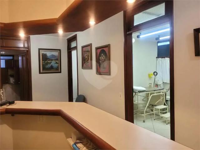 Conj. Comercial / Sala para Venda em Santos/SP Gonzaga