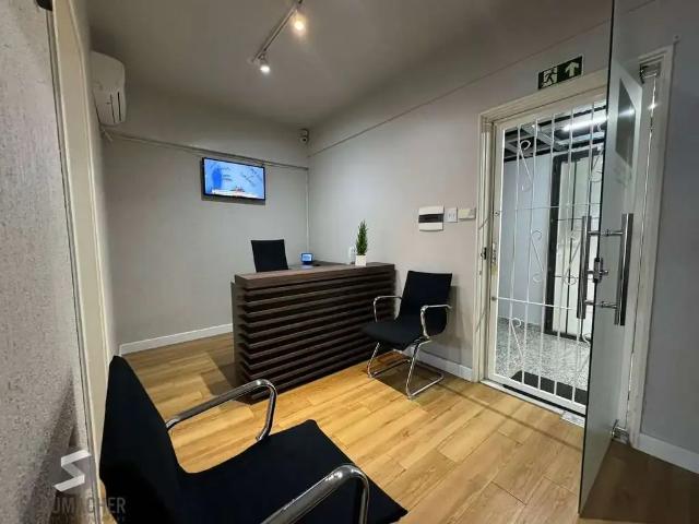 Conj. Comercial / Sala para Venda em Porto Alegre/RS Centro Histórico 1 Quartos
