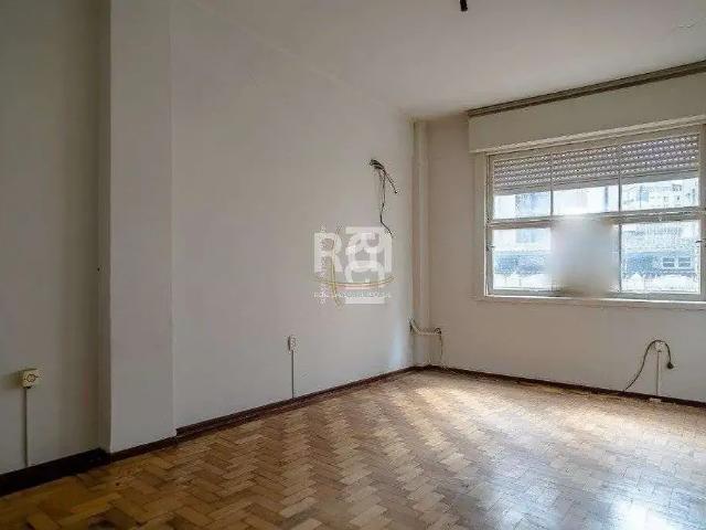 Conj. Comercial / Sala para Venda em Porto Alegre/RS Centro Histórico 3 Quartos