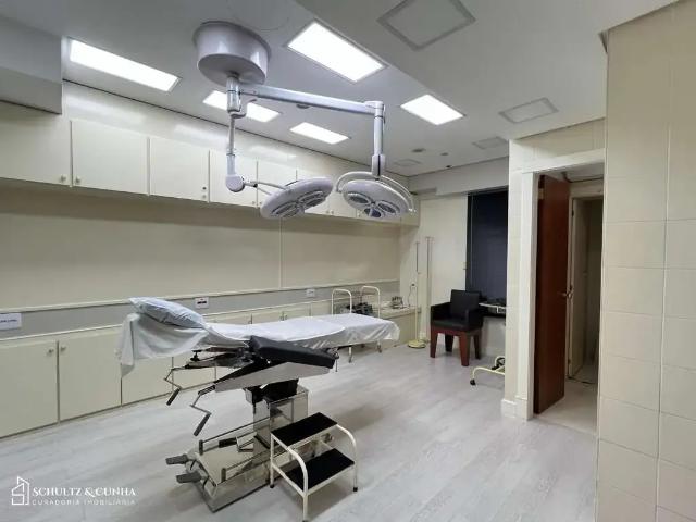 Conj. Comercial / Sala para Venda em Porto Alegre/RS Auxiliadora 3 Quartos