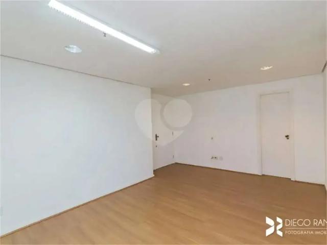 Conj. Comercial / Sala para Venda em Porto Alegre/RS Auxiliadora
