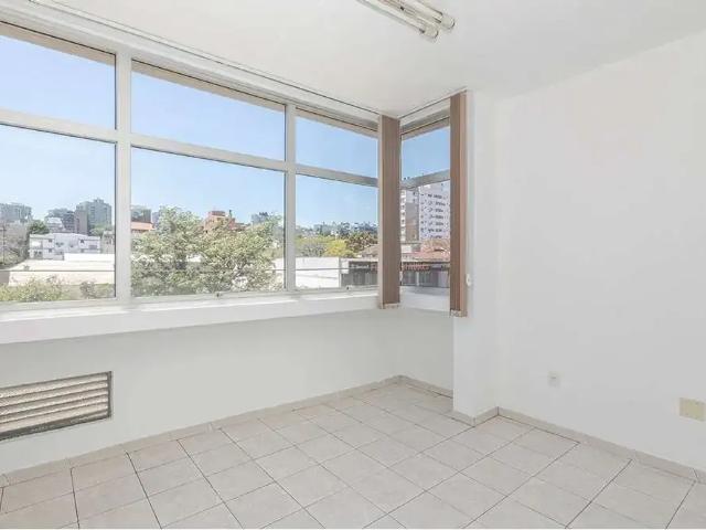 Conj. Comercial / Sala para Venda em Porto Alegre/RS Auxiliadora 2 Quartos