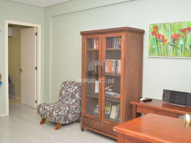 Conj. Comercial / Sala para Venda em Porto Alegre/RS Auxiliadora