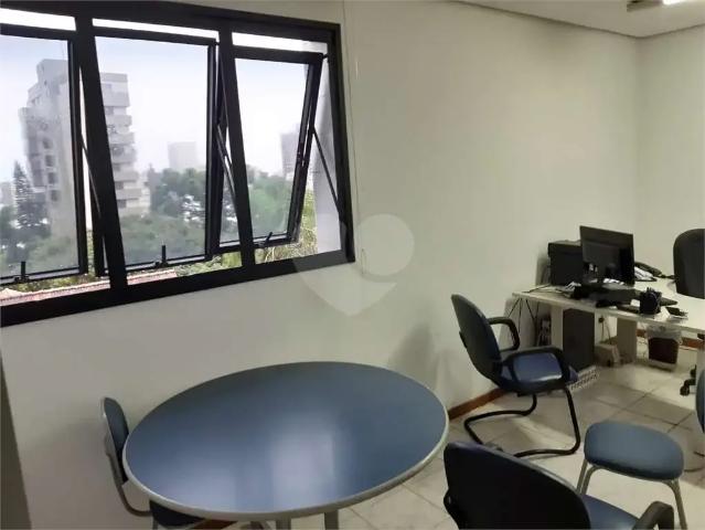 Conj. Comercial / Sala para Venda em Porto Alegre/RS Auxiliadora