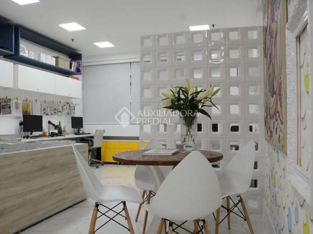 Conj. Comercial / Sala para Venda em Porto Alegre/RS Auxiliadora