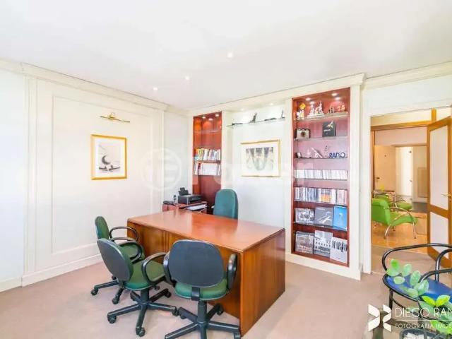 Conj. Comercial / Sala para Venda em Porto Alegre/RS Auxiliadora