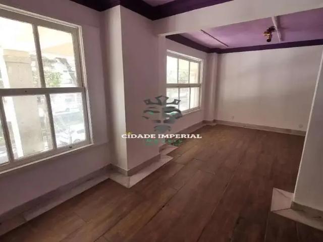 Conj. Comercial / Sala para Venda em Petrópolis/RJ Centro