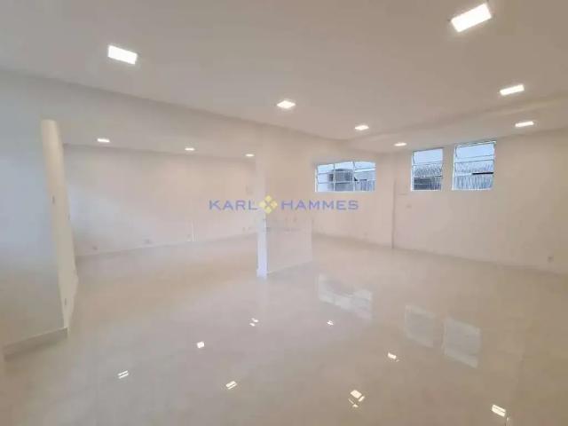 Conj. Comercial / Sala para Venda em Petrópolis/RJ Centro