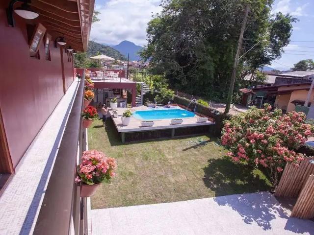 Conj. Comercial / Sala para Venda em Ubatuba/SP Perequê Açu 9 Quartos