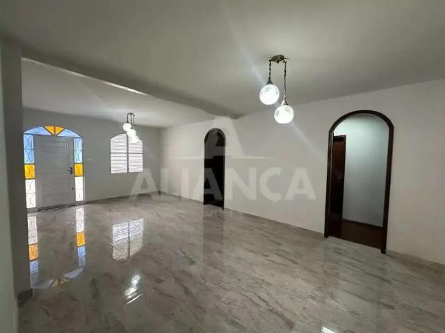 Conj. Comercial / Sala para Venda em Uberlândia/MG Fundinho 4 Quartos