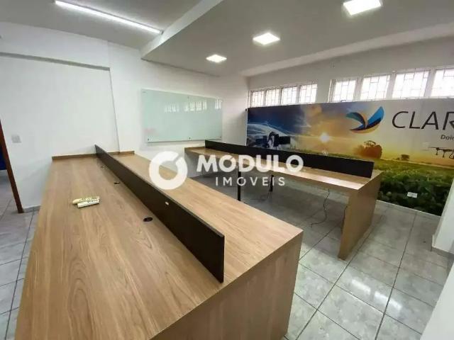 Conj. Comercial / Sala para Venda em Uberlândia/MG Saraiva