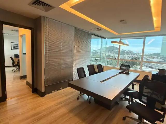 Conj. Comercial / Sala para Venda em Vitória/ES Enseada do Suá