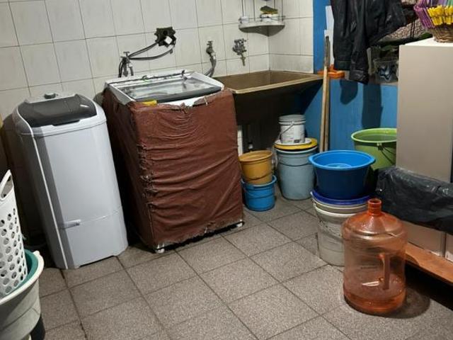 Conjunto com 3 Casas Próximo à Estação Tolstoi – Ideal para Investimento ou Moradia Familiar