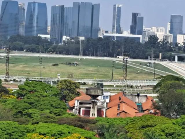 Conjunto com 706,18 m² com 18 vagas Edifício Parque Jockey