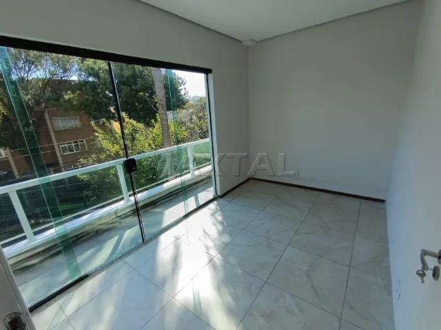 Conjunto comercial, com 110m², 3 salas, copa cozinha, ar condicionado, varanda