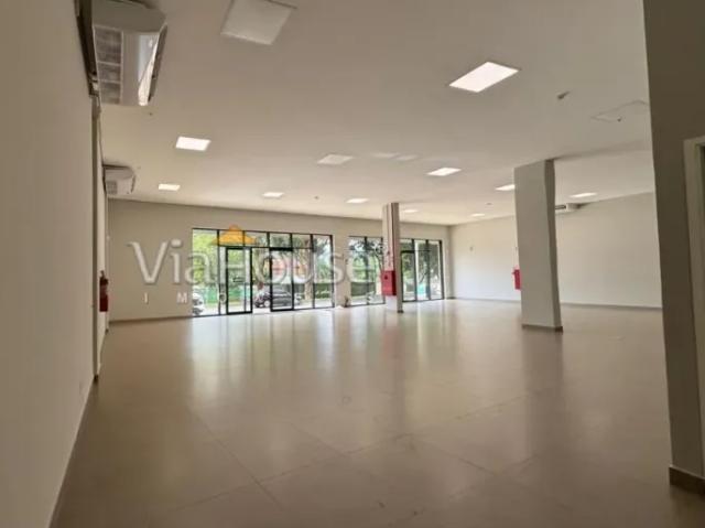 Conjunto Comercial 130 m² | Pé Direito Duplo + Estrutura para Mezanino | Próx. Av. João Fiúza