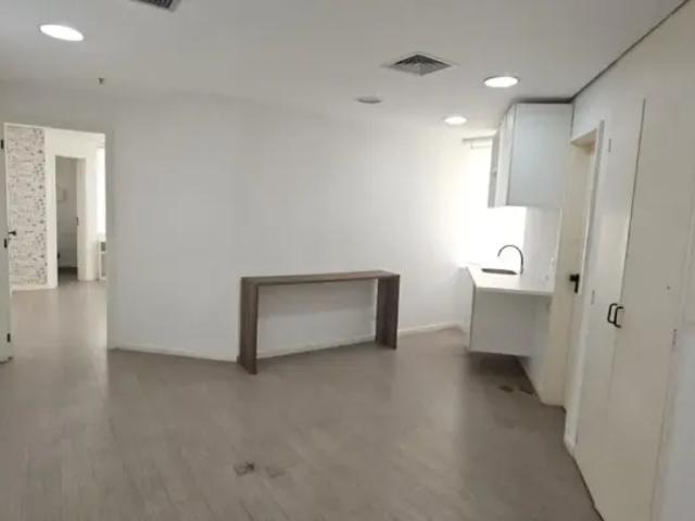 Conjunto comercial com 2 vagas | 2 banheiros | Pronto p/ uso Rua Mª Paula