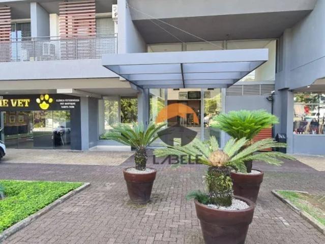 Conjunto comercial com ar condicionado na Granja Viana