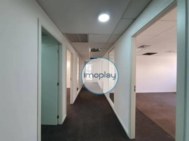 Conjunto comercial com 248 m² e 04 vagas de garagem na Vila Olímpia/SP