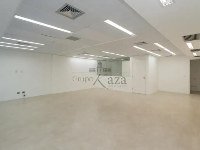 Conjunto Comercial Cerqueira César 135,45m²