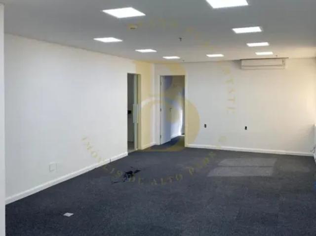 Conjunto Comercial a venda em Itaim Bibi com 100m2