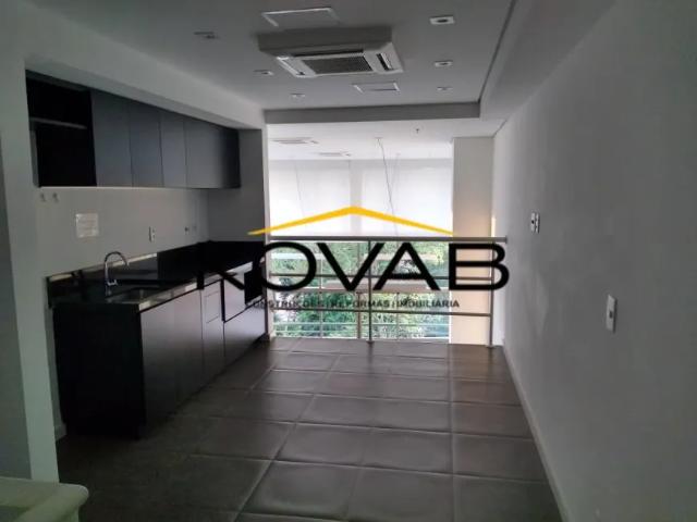 Conjunto comercial berrini