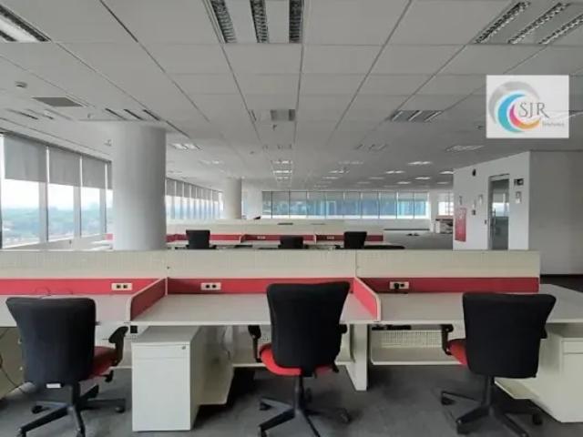 Conjunto Comercial de 1.127m² com 27 vagas de garagem!