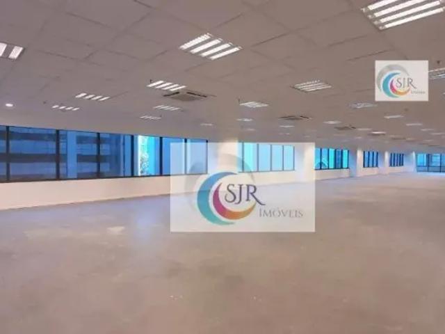 Conjunto Comercial de 377m² Certificação LEED Classificação Triple A