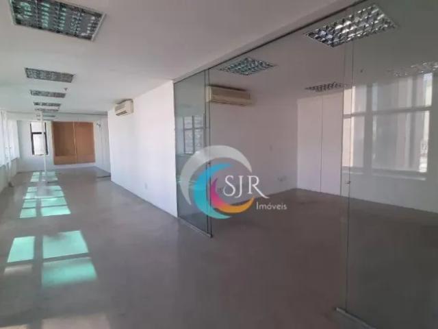 Conjunto Comercial de 489m² com 8 vagas!