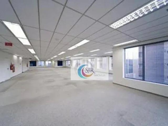 Conjunto comercial de 680 m² com 19 vagas em Pinheiros
