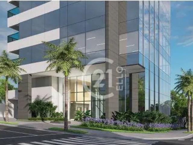 Conjunto comercial em Moema, ponto nobre, edifício novo e moderno