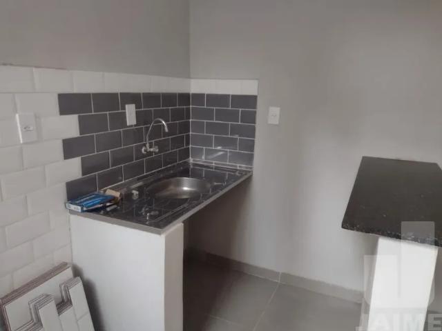 Conjunto Comercial em Vila, duas salas e um banheiro!