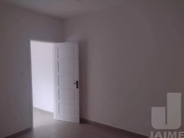 Conjunto Comercial em Vila, duas salas e um banheiro!