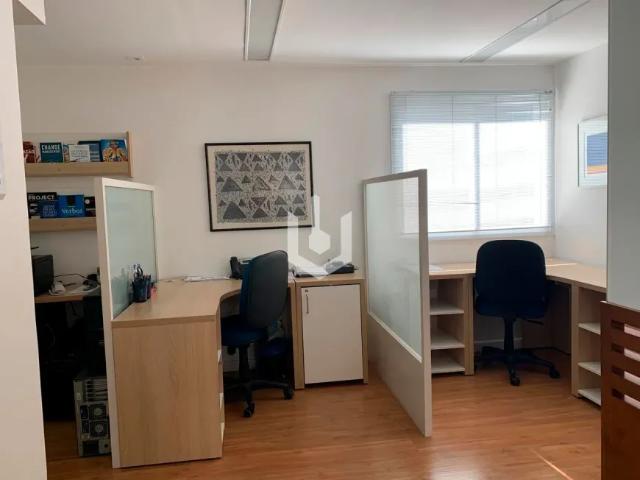 Conjunto Comercial Mobiliado de 75m², ao lado da Avenida Paulista