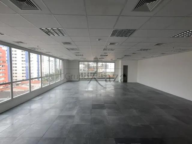 Conjunto Comercial Moema 179m²