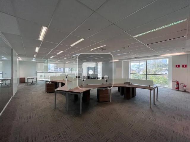 Conjunto comercial no Brooklin para locação com 250m²