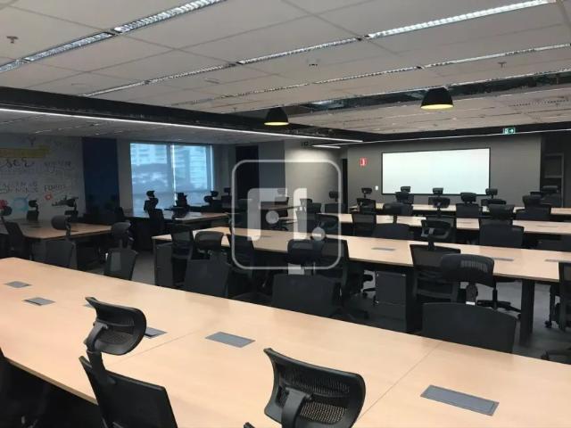 Conjunto comercial no Brooklin para locação com 365m²