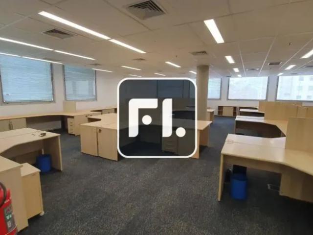 Conjunto comercial no Itaim Bibi para locação com 915m²